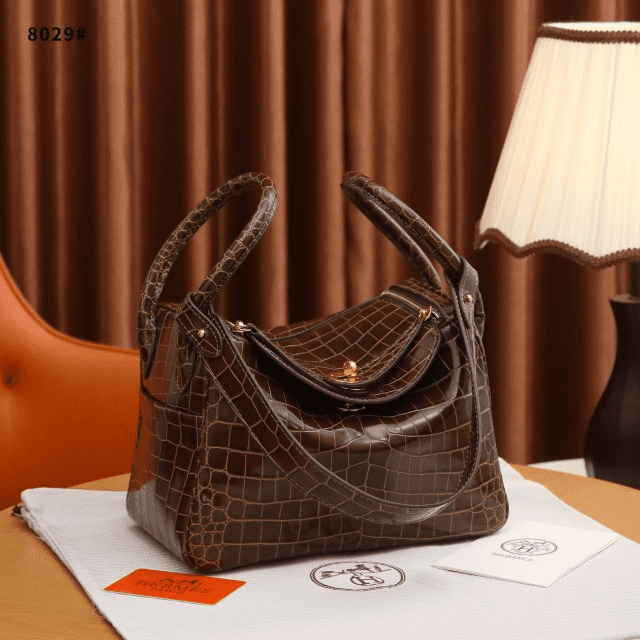 Tas Hermes Lindy 25 Medium Bag Croco Leather Gold Hardware 8029 Semi ...