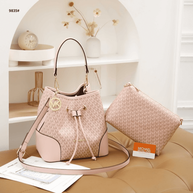 Tas Michael Kors Mercer Medium Convertible Signature Bucket Shoulder ...