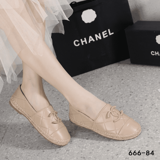 Sepatu Chanel Lambskin Cc Espadrilles 666-84 Semi Platinum (Kode ...