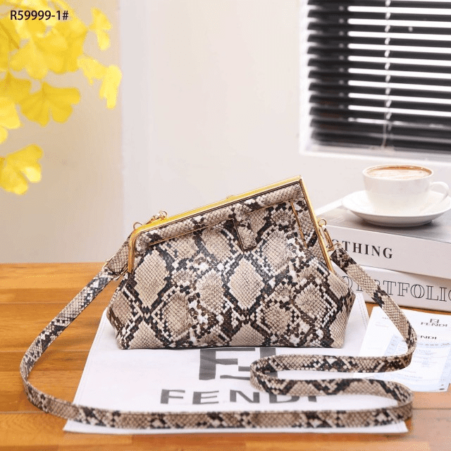Tas Fendi First Snake Skin & FF Logo Clutch Bag R59999-1 Semi Premium ...