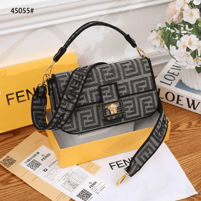 Tas Fendi Monogram Shoulder Bag 45055 Semi Platinum (Kode: FEN472 ...