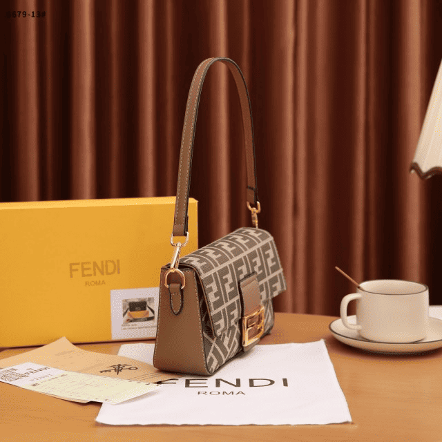 Tas Fendi Shoulder 6679-13 Semi Platinum (Kode: FEN468) - TasKW.com