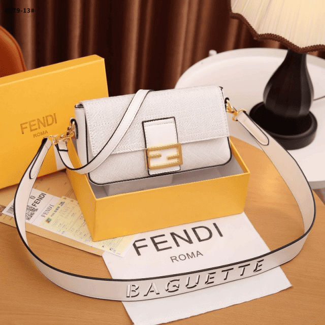 Tas Fendi Shoulder 6679-13 Semi Platinum (Kode: FEN468) - TasKW.com