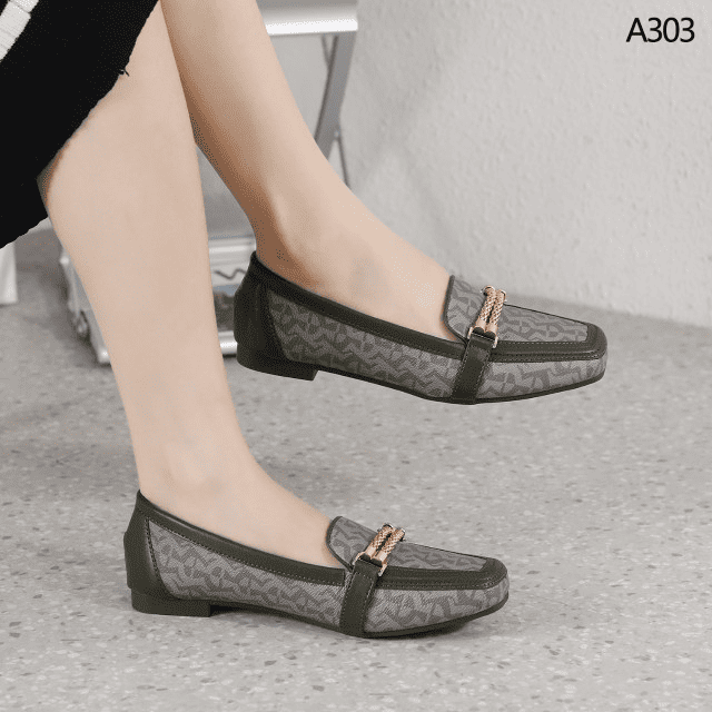 Sepatu Aigner Chain Loafers in Signature Coated Canvas A303 Semi ...