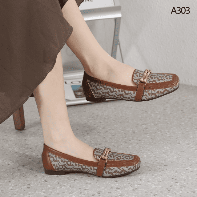 Sepatu Aigner Chain Loafers in Signature Coated Canvas A303 Semi ...