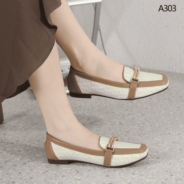 Sepatu Aigner Chain Loafers in Signature Coated Canvas A303 Semi ...