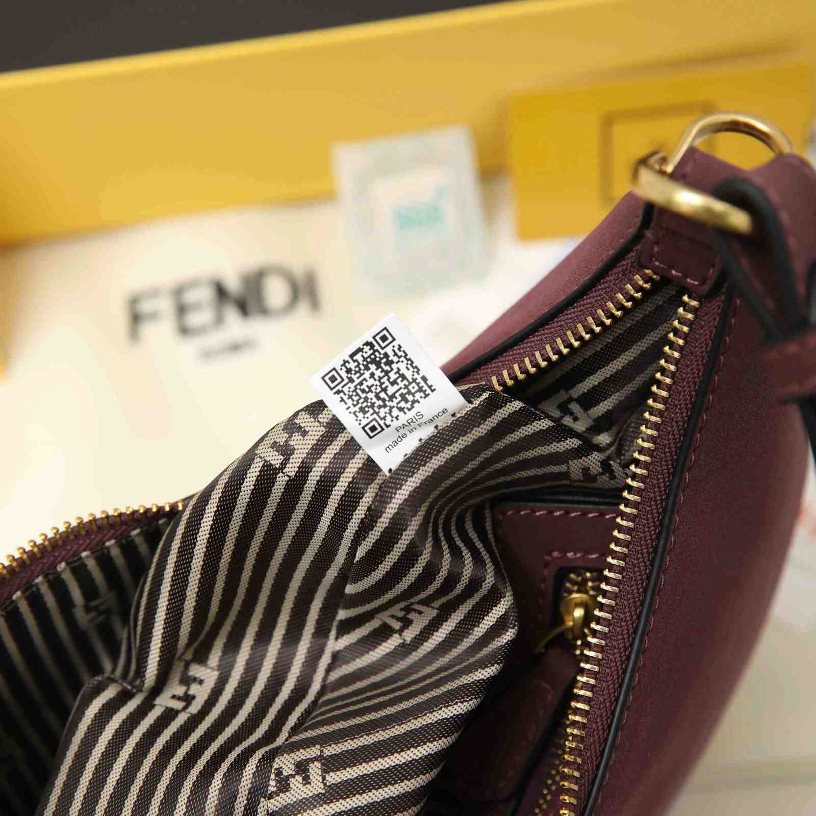 Tas Fendi Launches The New Fendigraphy Handbag Semi Original (Kode ...