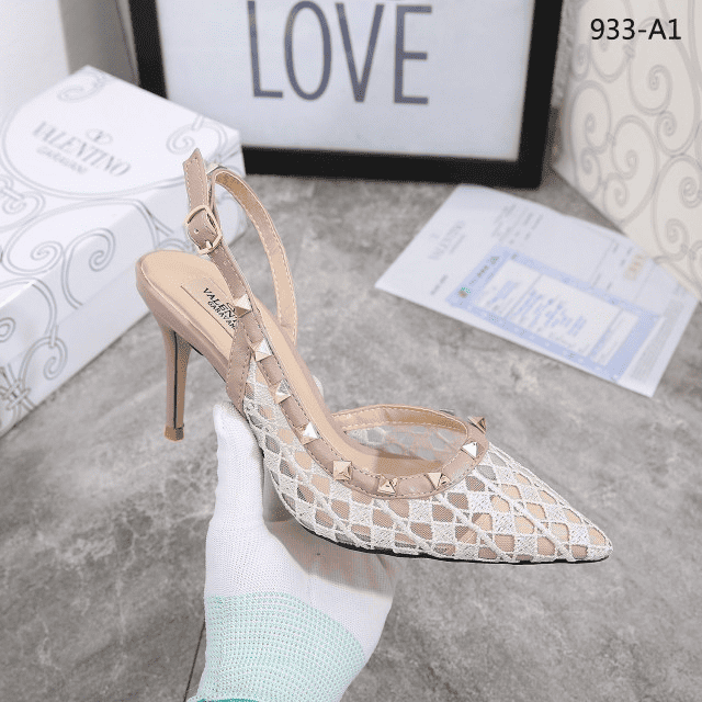 Sepatu Valentino Garavani 933-A1 Studded High Heels Shoes Semi Platinum ...
