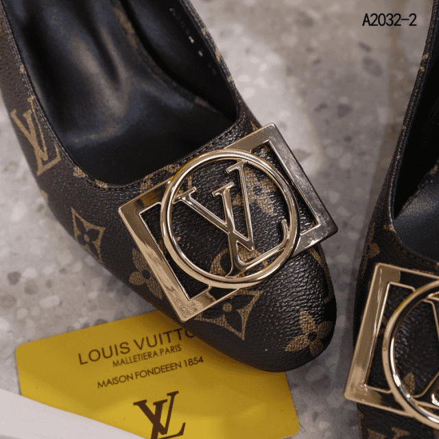 Sepatu LV Louis Vuitton A2032-2 Heels Semi Platinum (Kode: SLV255 ...