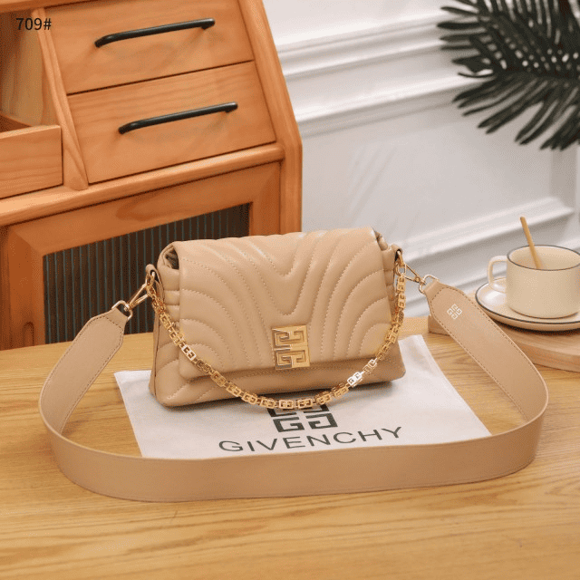 Tas Givenchy 709 Givenchy 4G Soft Quilted Leather Bag Semi Platinum ...