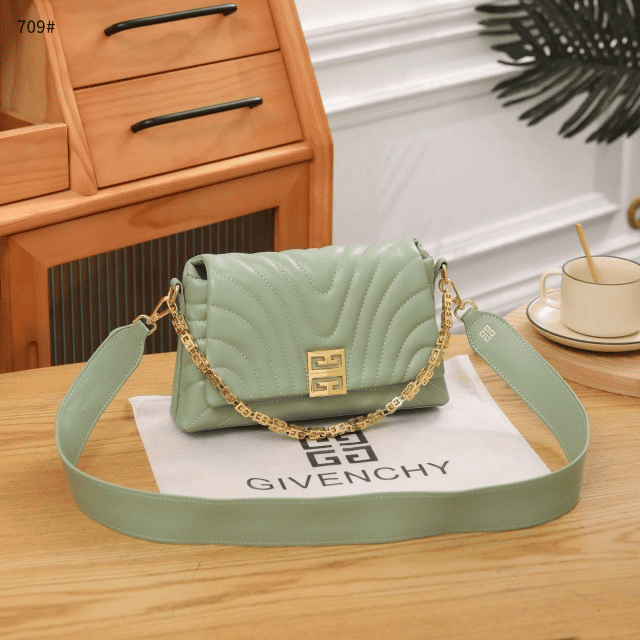 Tas Givenchy 709 Givenchy 4G Soft Quilted Leather Bag Semi Platinum ...