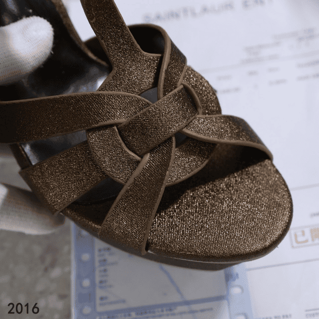 Sepatu Ysl Yves Saint Laurent 2016 Tribute Semi Platinum (Kode: YSL206 ...