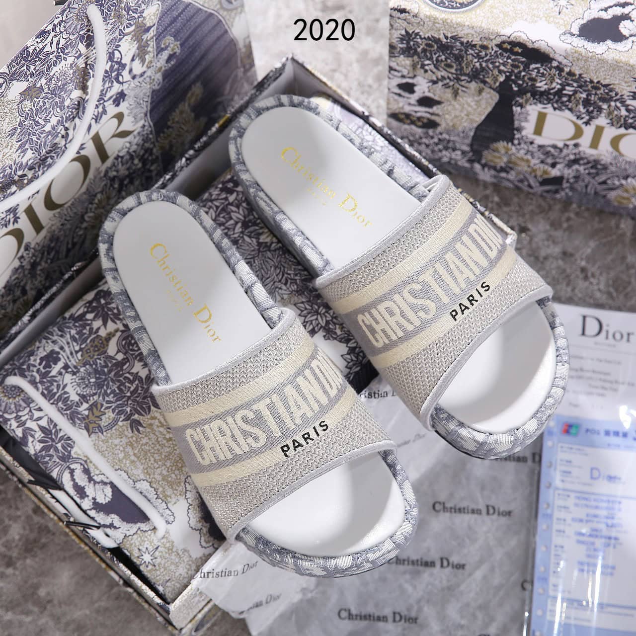 Sendal Dior 2020 Christian Dior Oblique Embroidered D-Way Platform ...