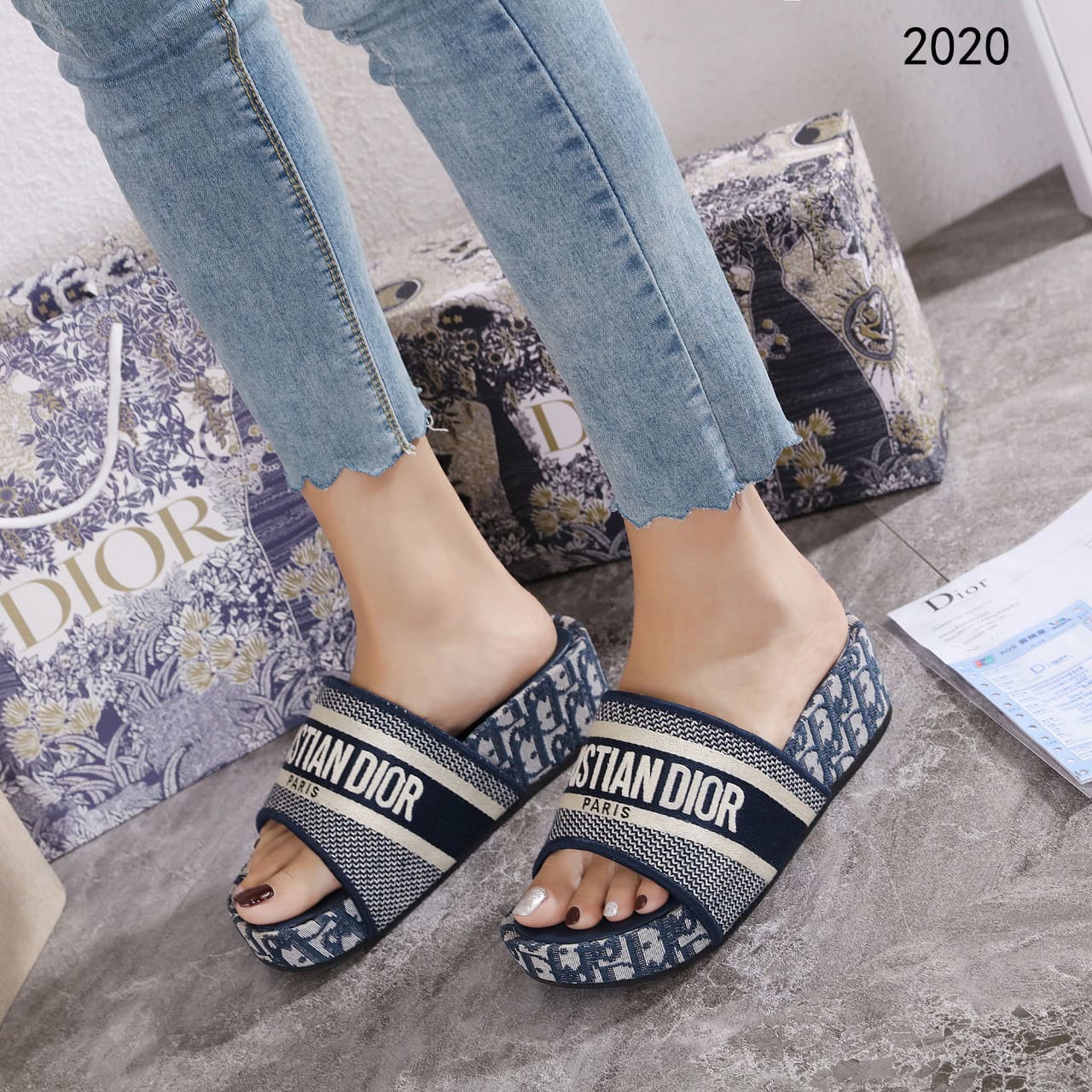 Sendal Dior 2020 Christian Dior Oblique Embroidered D-Way Platform ...