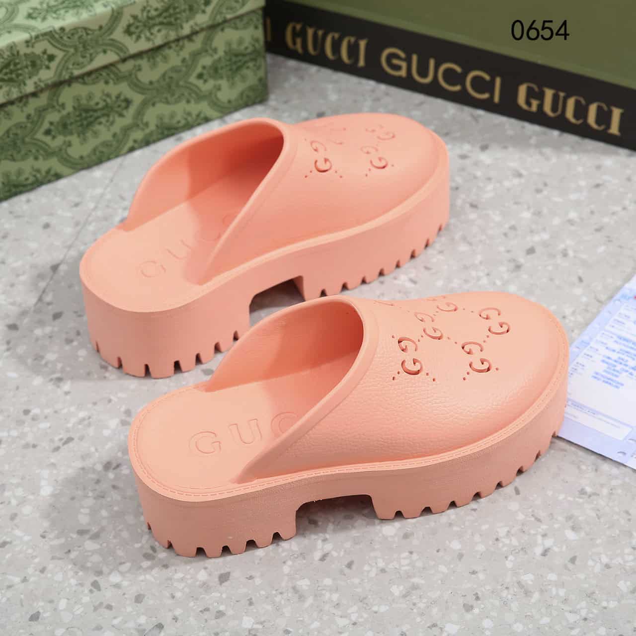 Sepatu Gucci 0654 Gg-Perforated Rubber Clogs Semi Platinum (Kode ...