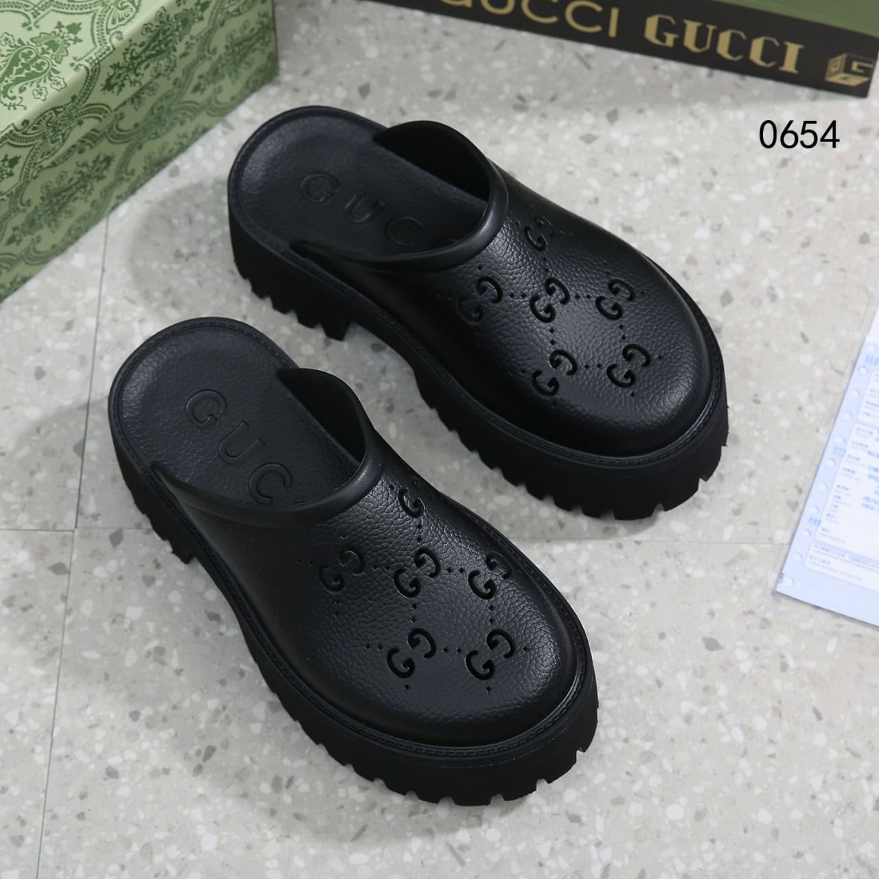 Sepatu Gucci 0654 Gg-Perforated Rubber Clogs Semi Platinum (Kode ...