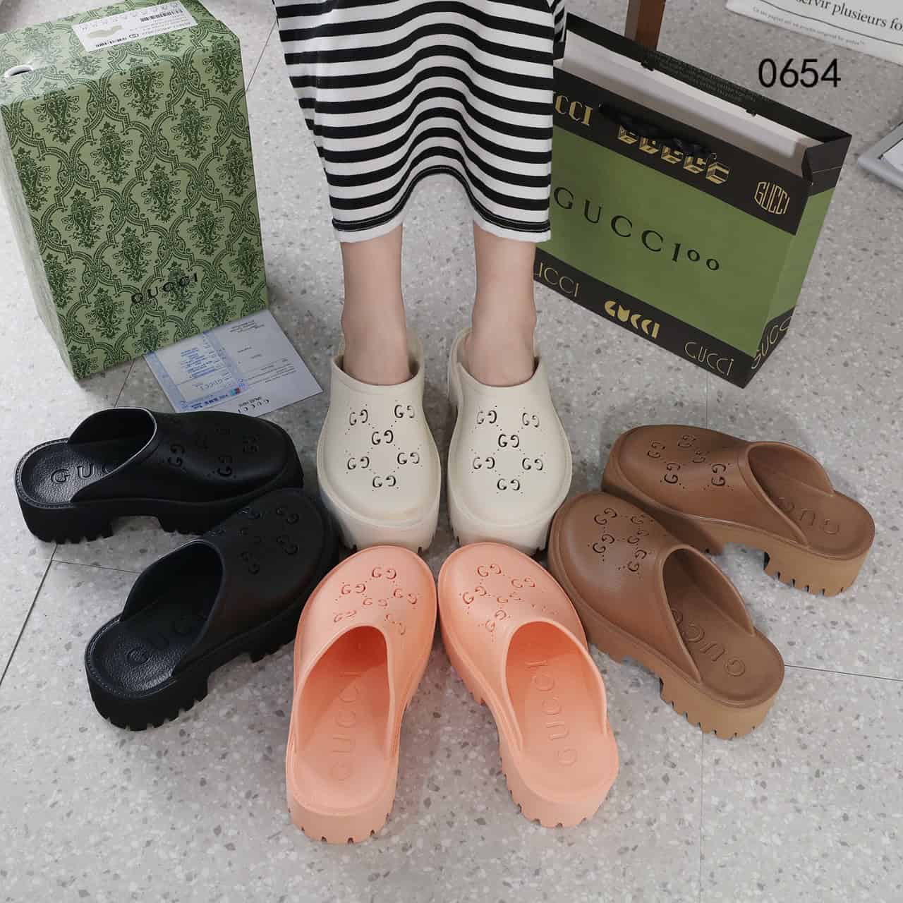 Sepatu Gucci 0654 Gg-Perforated Rubber Clogs Semi Platinum (Kode ...