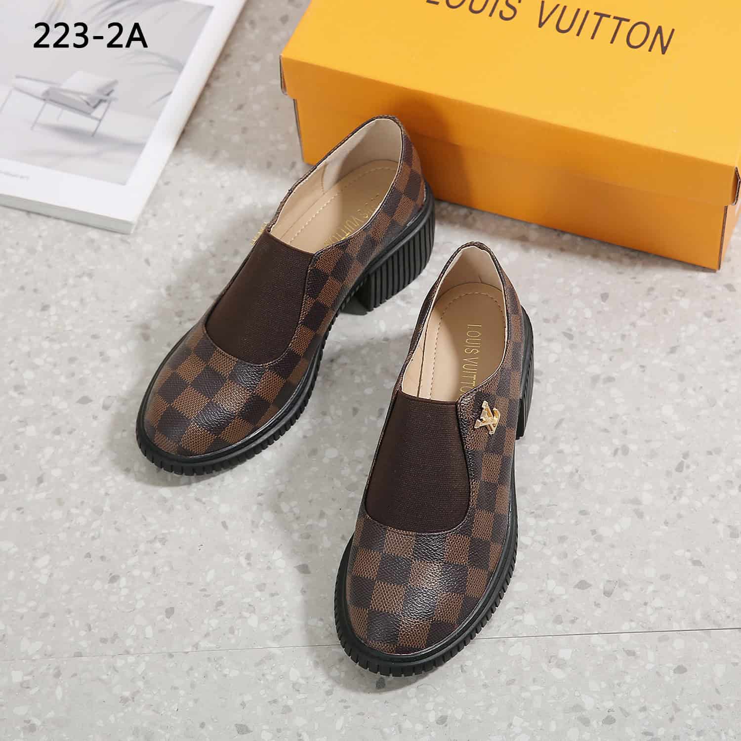Sepatu Louis Vuitton 223-2a Lv Leather Slip-On D-Doll Pump Semi ...