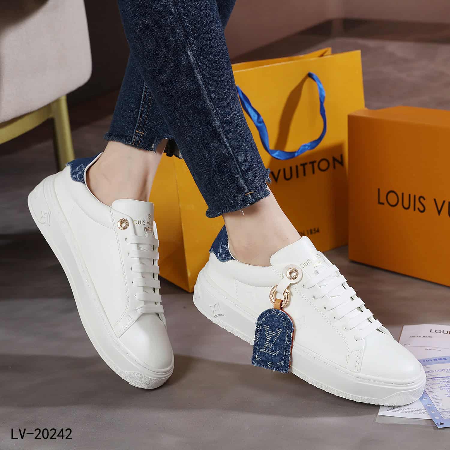 Sepatu Louis Vuitton LV-20242 Time Out Sneakers White Semi Platinum ...