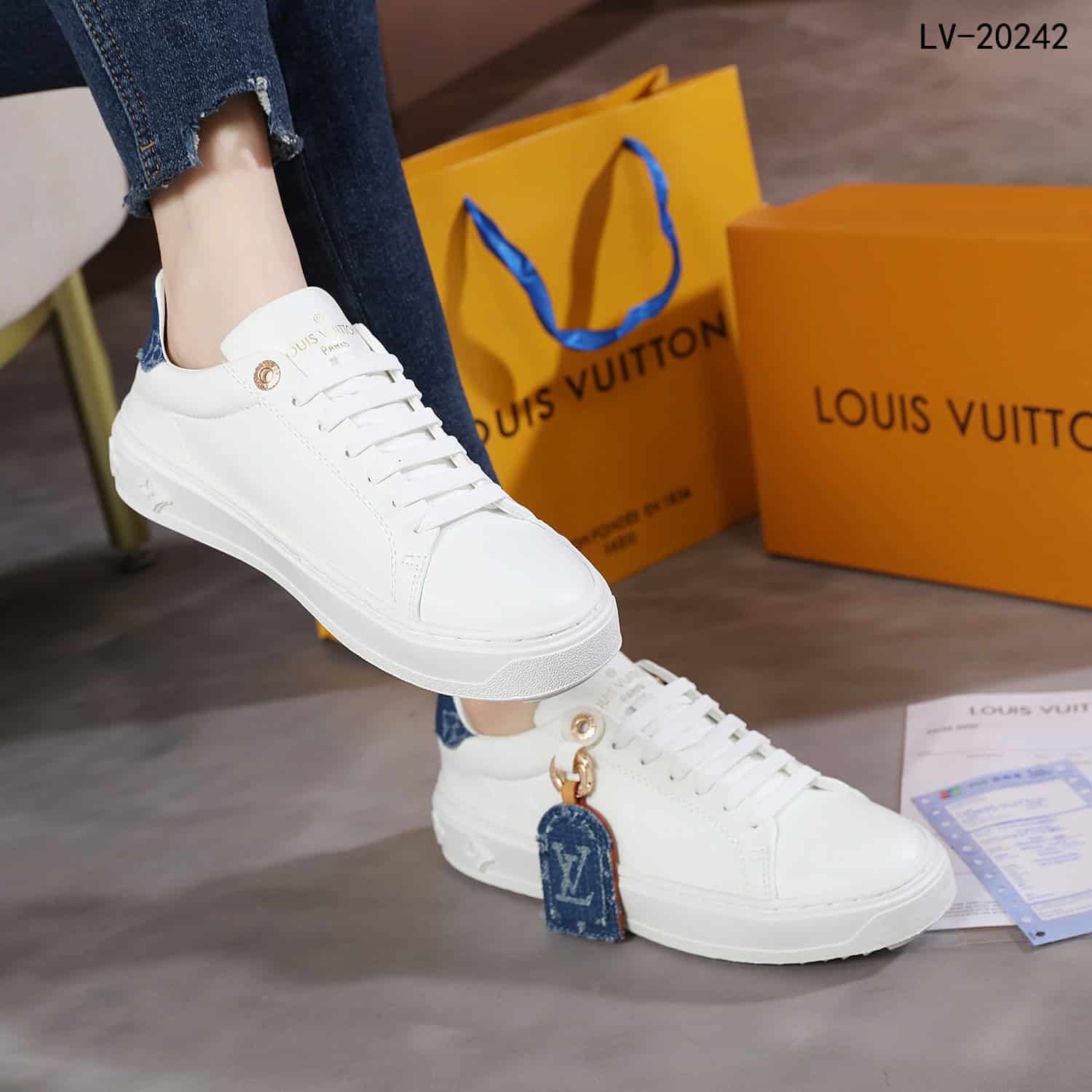Sepatu Louis Vuitton LV-20242 Time Out Sneakers White Semi Platinum ...
