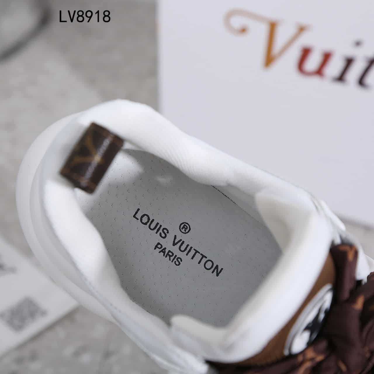 Sepatu Louis Vuitton LV8918 LV Archlight Sneaker Semi Platinum (Kode ...