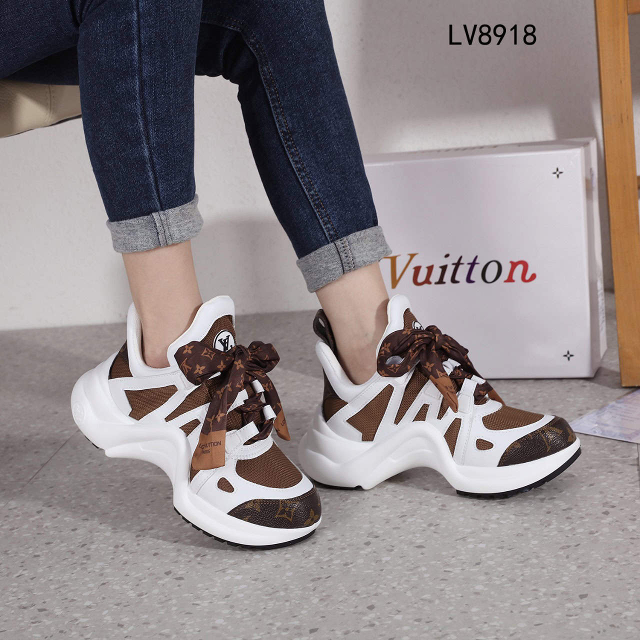 Sepatu Louis Vuitton LV8918 LV Archlight Sneaker Semi Platinum (Kode ...