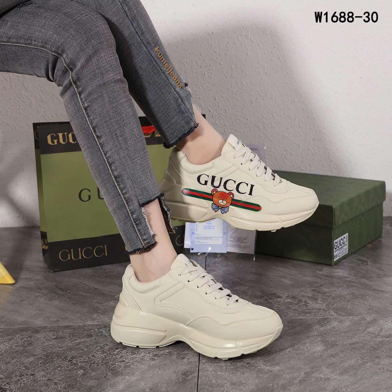 Sepatu Gucci Rhyton Teddy Semi Ori Grade AAA Sneakers W1688-30 Semi ...