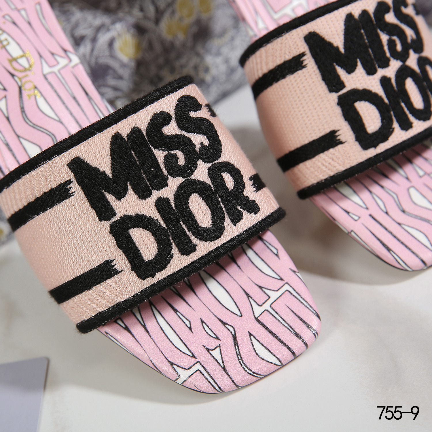 Sendal Christian Dior 755-9 Mules Semi Platinum (Kode: CDR638) - TasKW.com