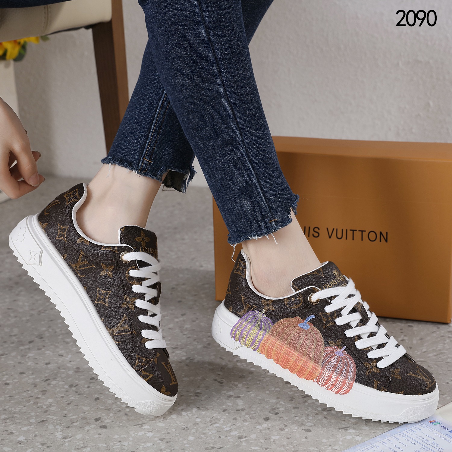 Sepatu Louis Vuitton 2090 Monogram Round Toe Rubber Sole Lace-Up Casual ...