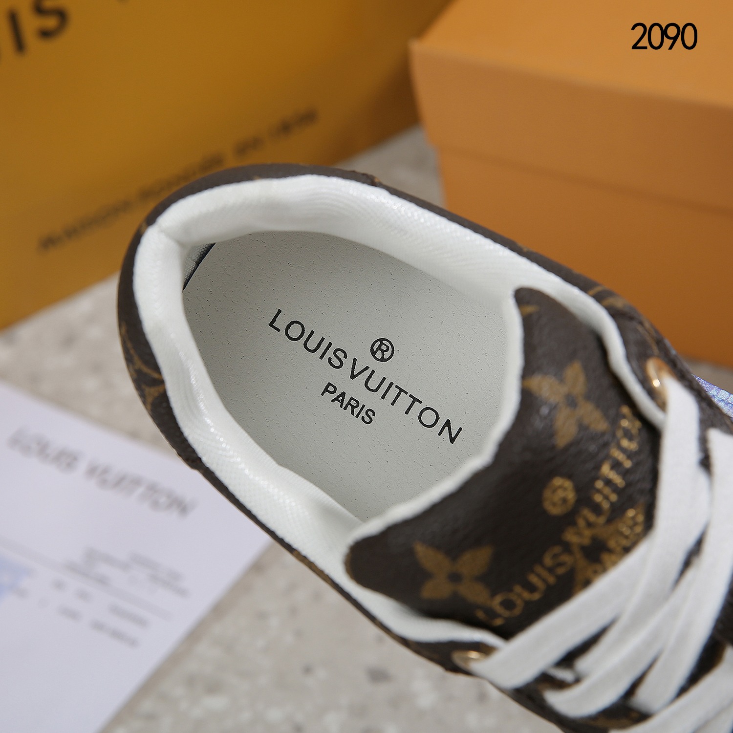 Sepatu Louis Vuitton 2090 Monogram Round Toe Rubber Sole Lace-Up Casual ...