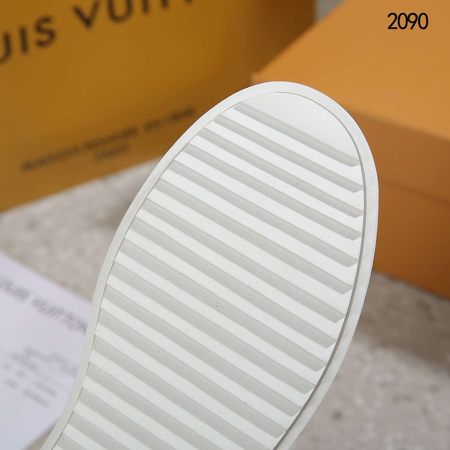 Sepatu Louis Vuitton 2090 Monogram Round Toe Rubber Sole Lace-Up Casual ...