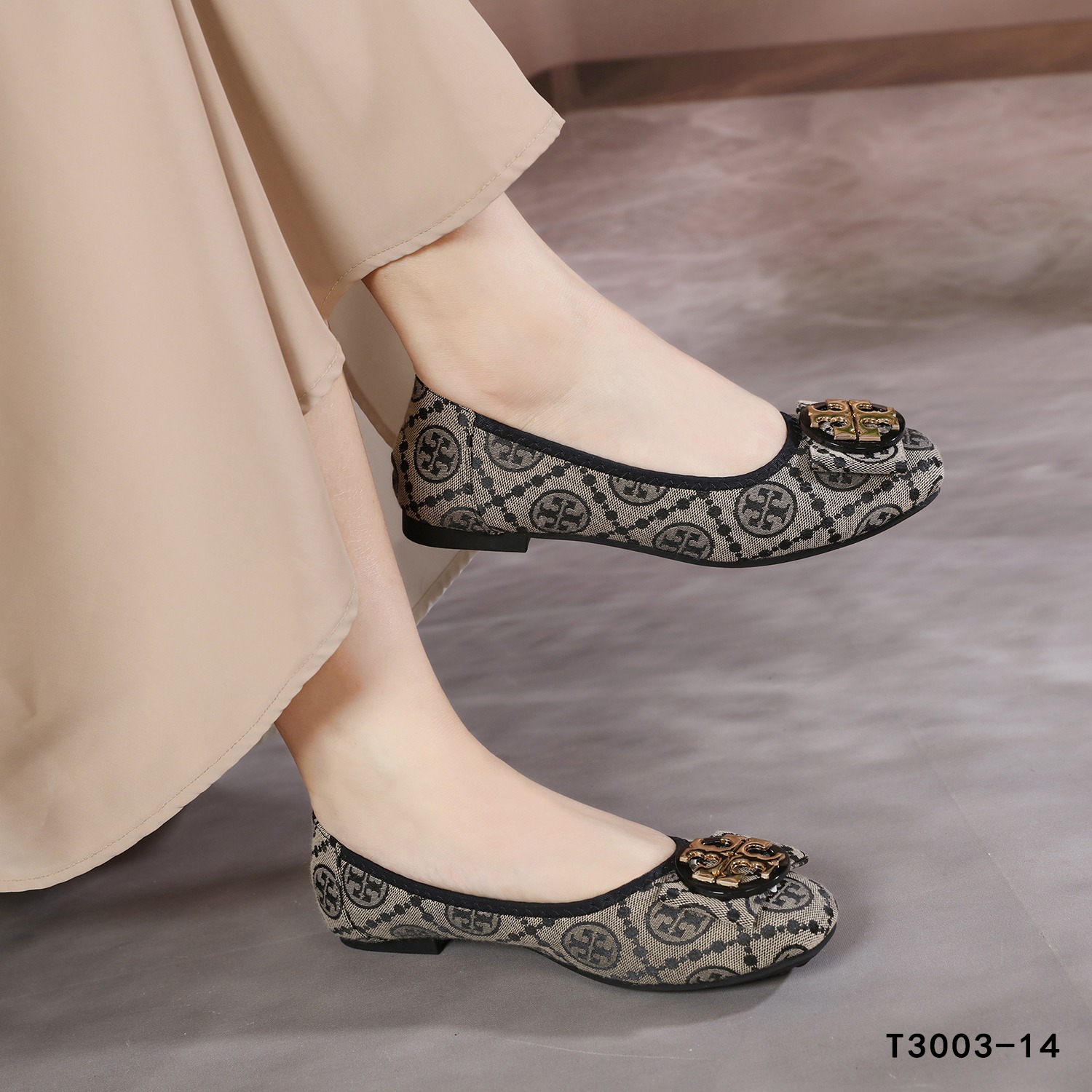 Sepatu Tory Burch T3003-14 T-Monogram Logo Bow Flat Heel Shoes Semi ...