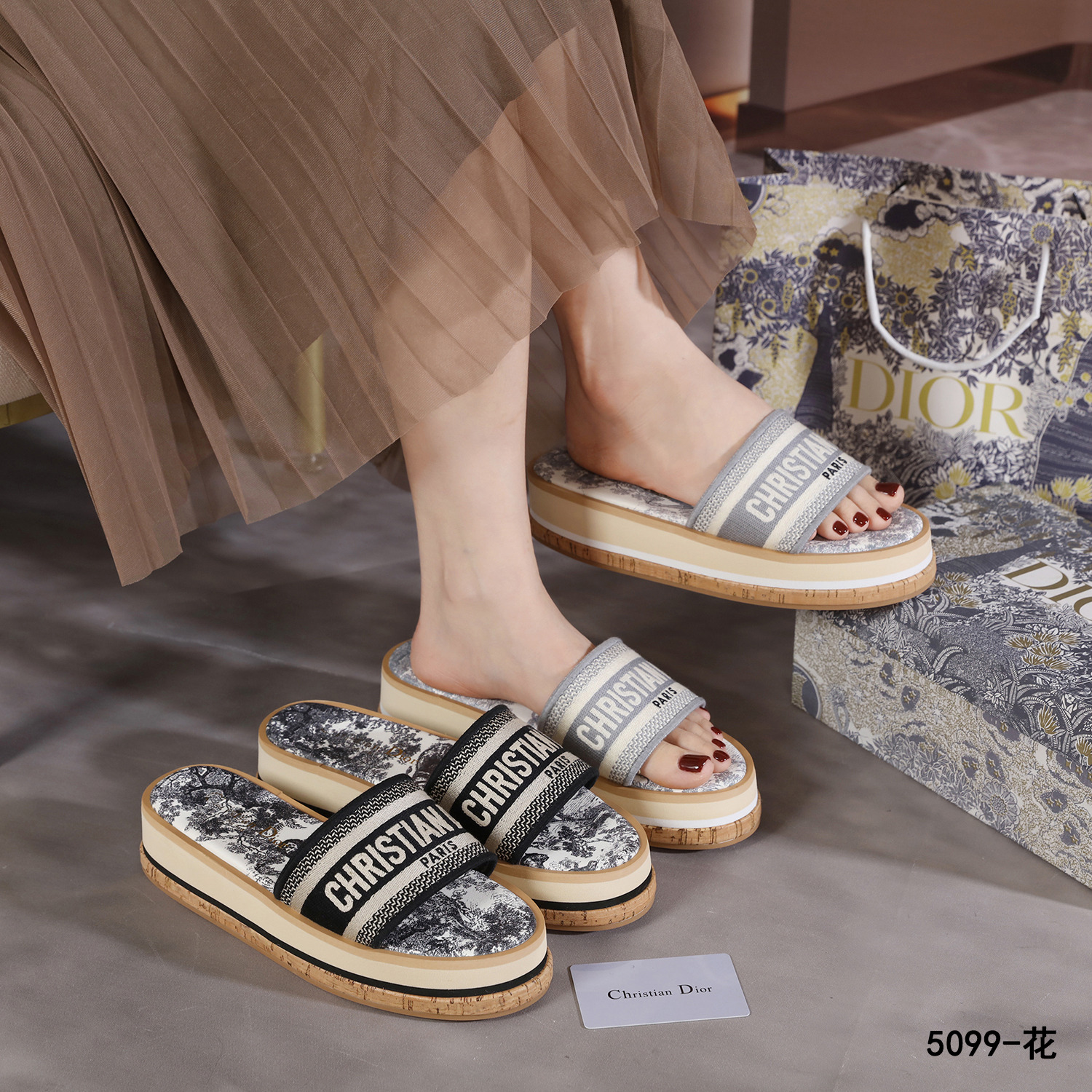 Sendal Christian Dior 5099 Slide Semi Platinum (Kode: CDR686) - TasKW.com