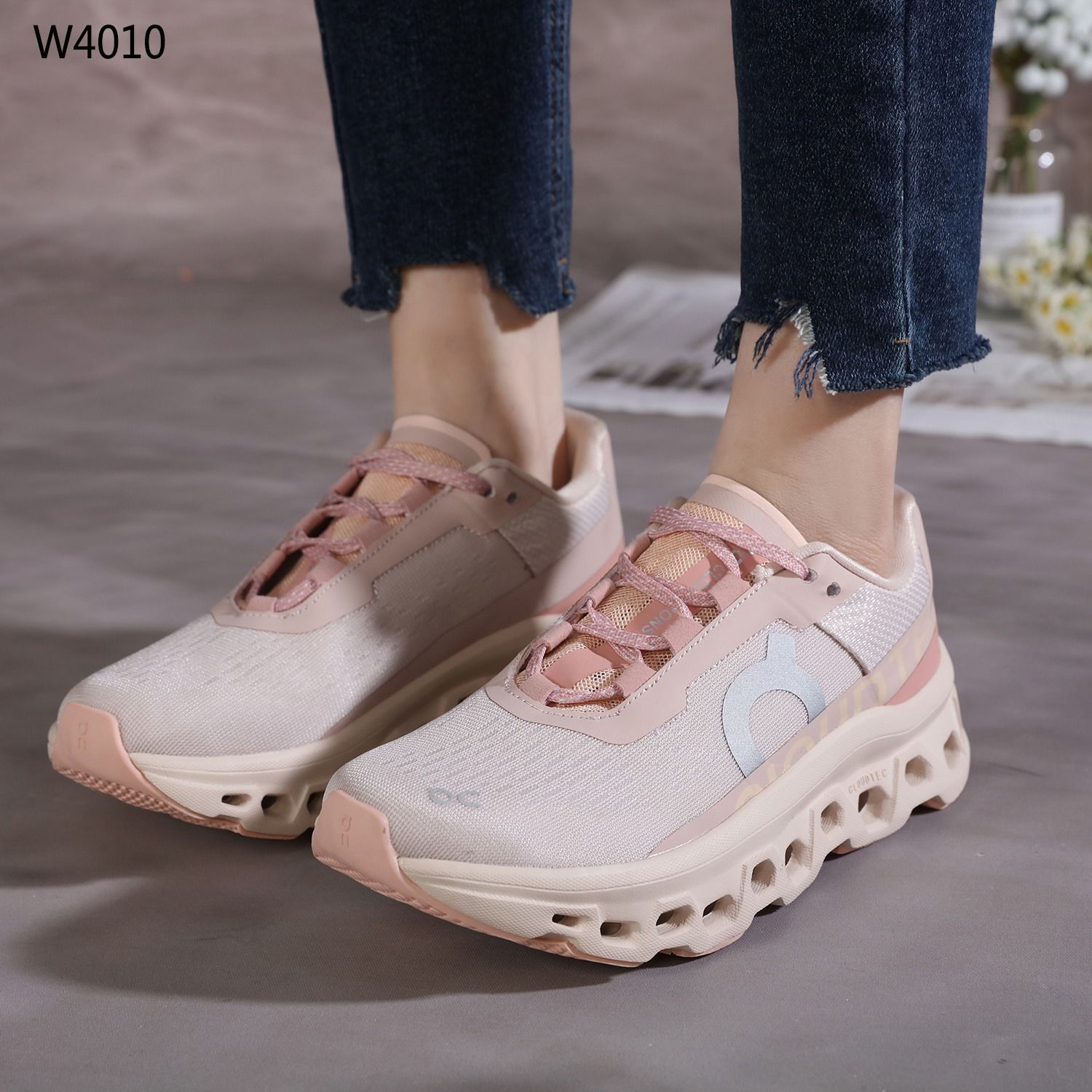 Sepatu On Cloud Running Sneakers Grade AAA W4010 Semi Original (Kode: SFA475) - TasKW.com