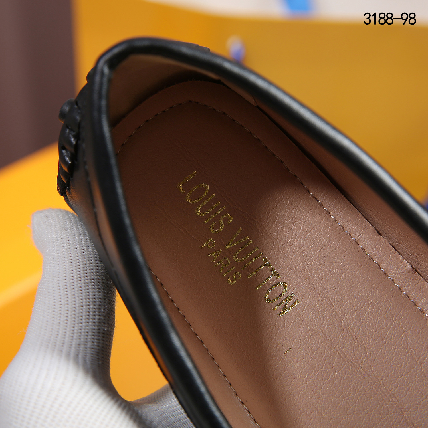 Sepatu LV 3188-98 Louis Vuitton Moccasin Semi Platinum (Kode: SLV420 ...