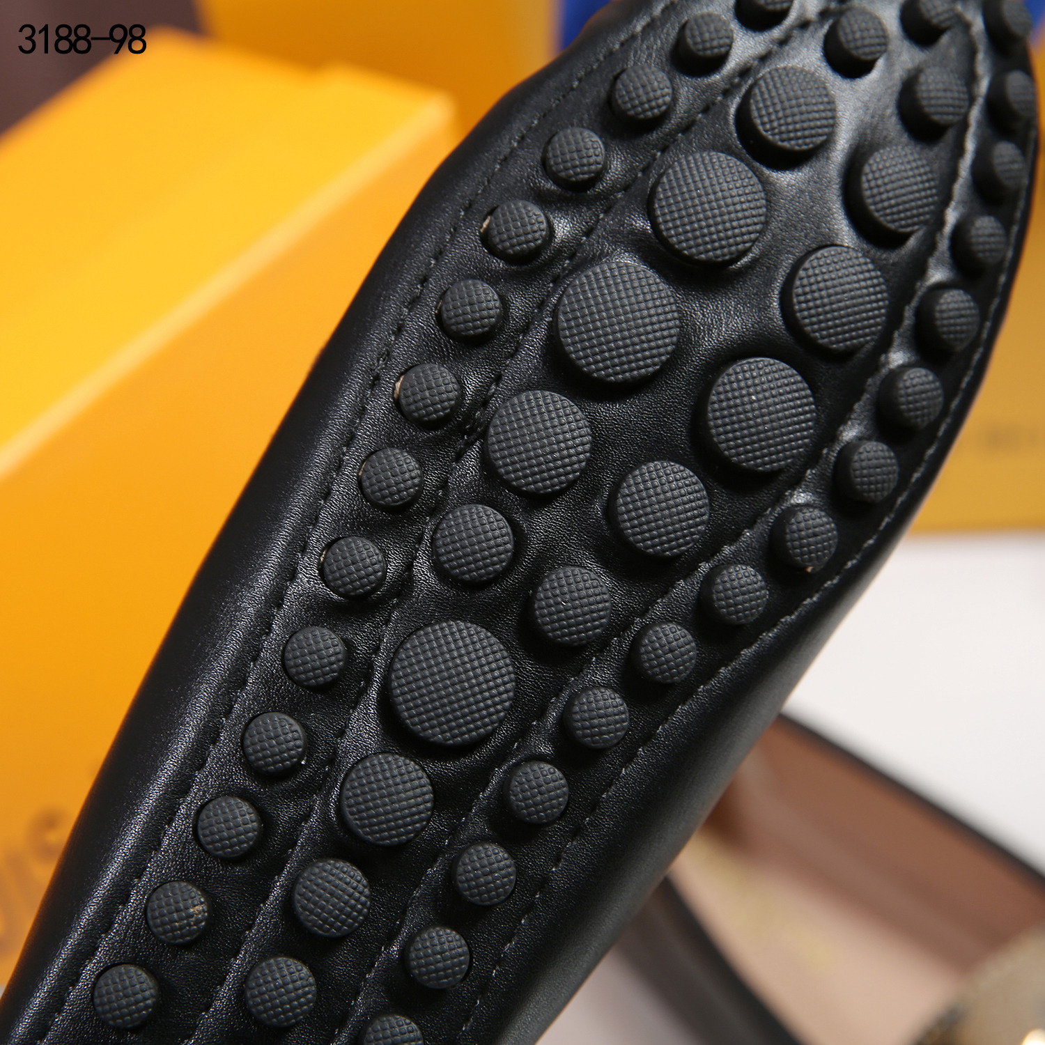Sepatu LV 3188-98 Louis Vuitton Moccasin Semi Platinum (Kode: SLV420 ...