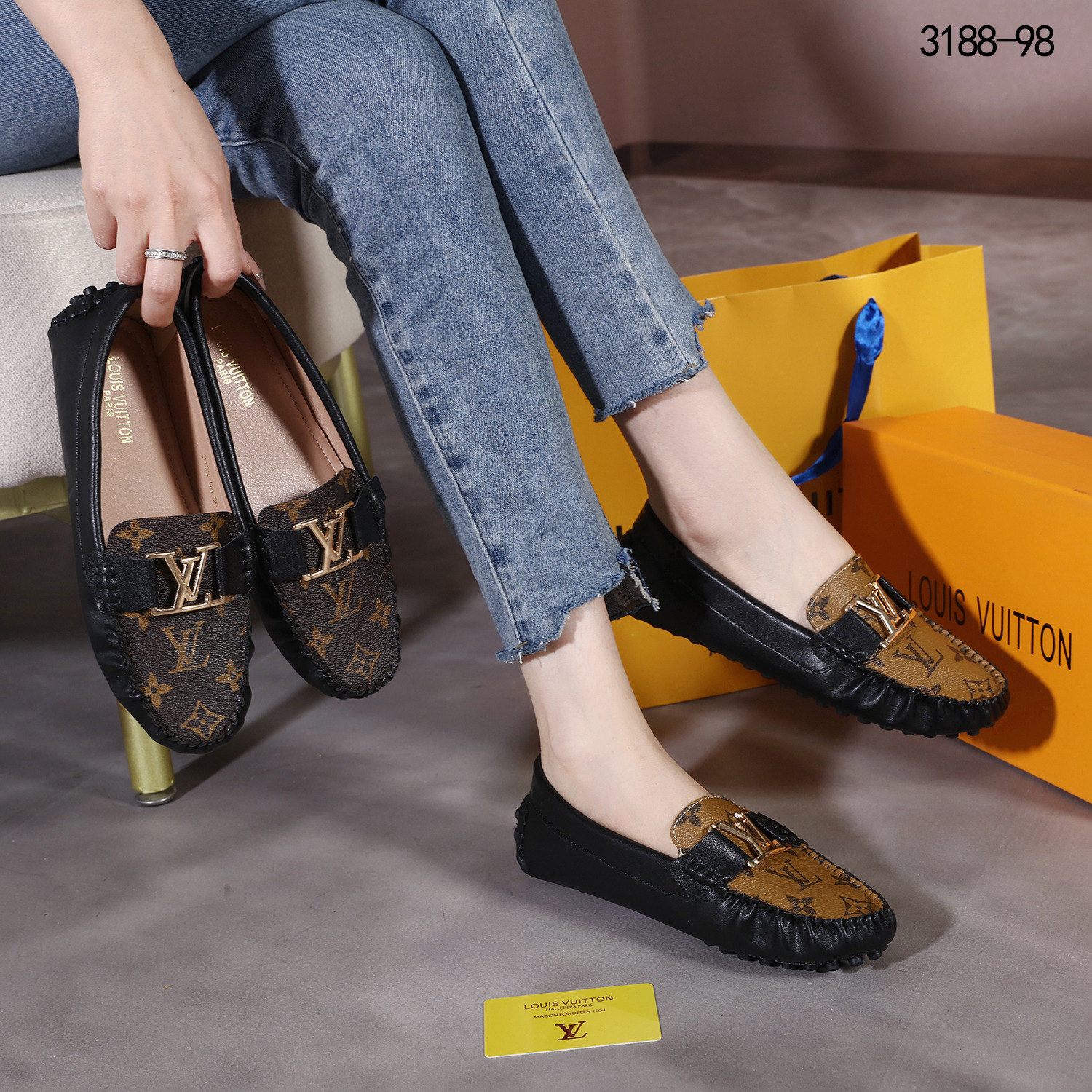 Sepatu LV 3188-98 Louis Vuitton Moccasin Semi Platinum (Kode: SLV420 ...