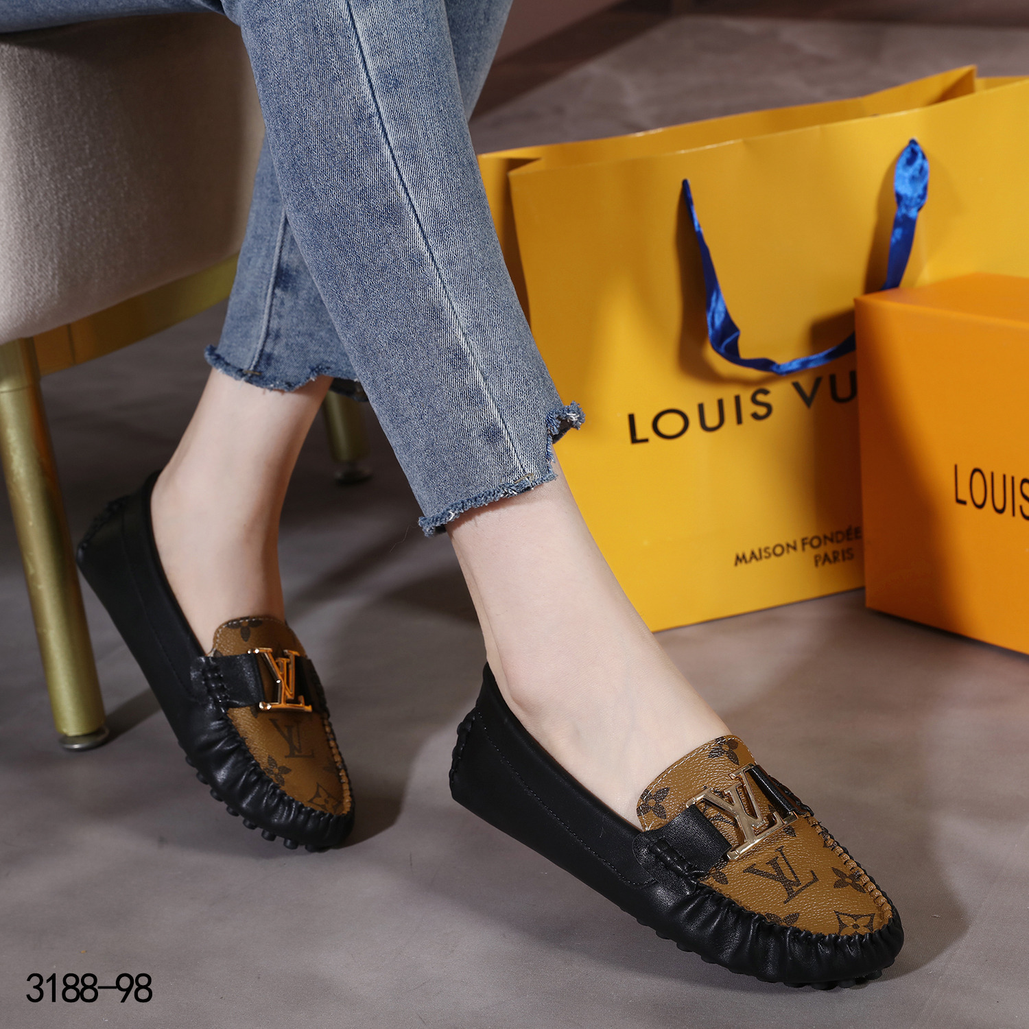 Sepatu LV 3188-98 Louis Vuitton Moccasin Semi Platinum (Kode: SLV420 ...