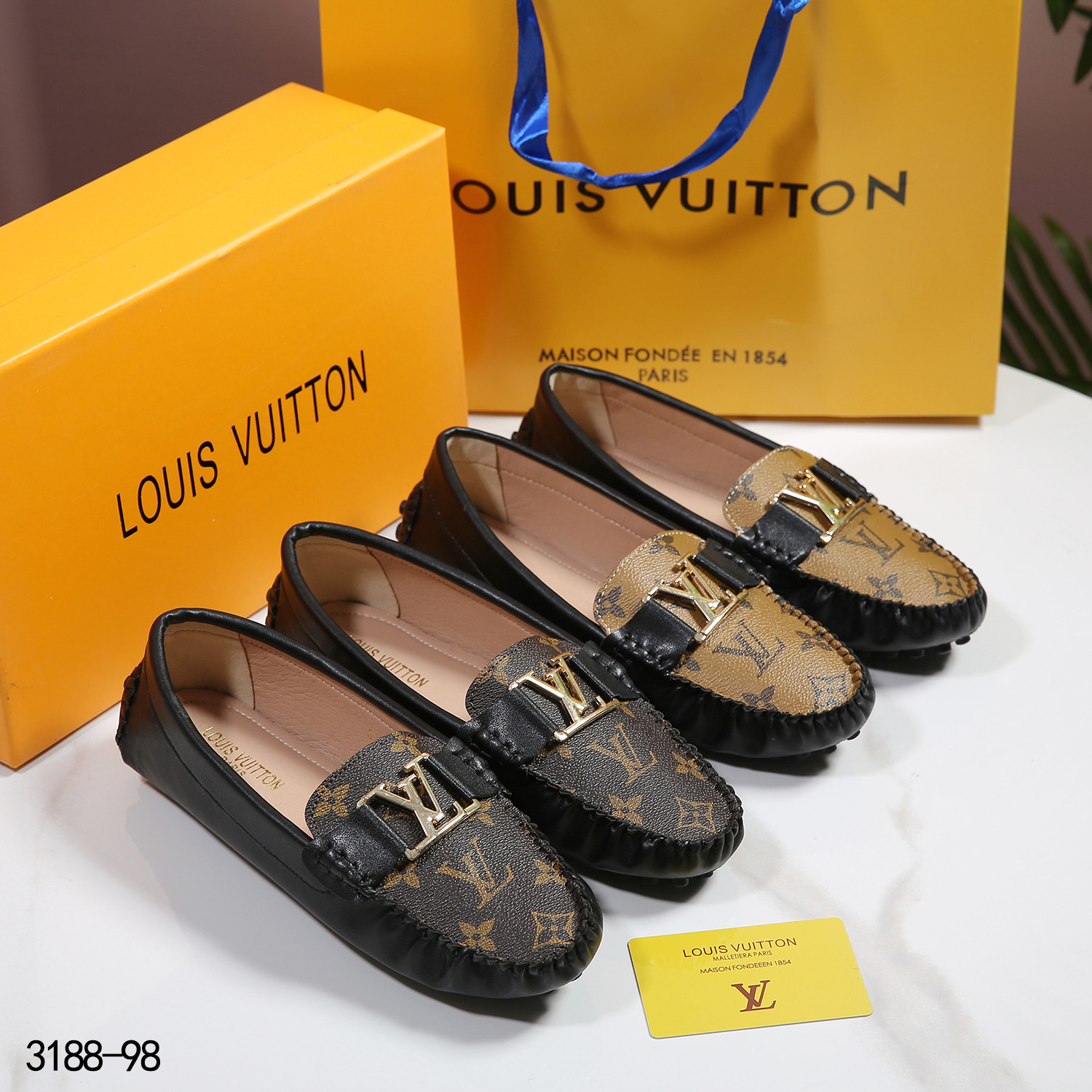 Sepatu LV 3188-98 Louis Vuitton Moccasin Semi Platinum (Kode: SLV420 ...