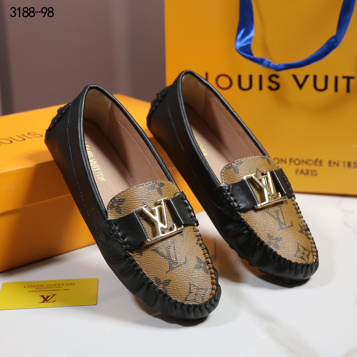 Sepatu LV 3188-98 Louis Vuitton Moccasin Semi Platinum (Kode: SLV420 ...